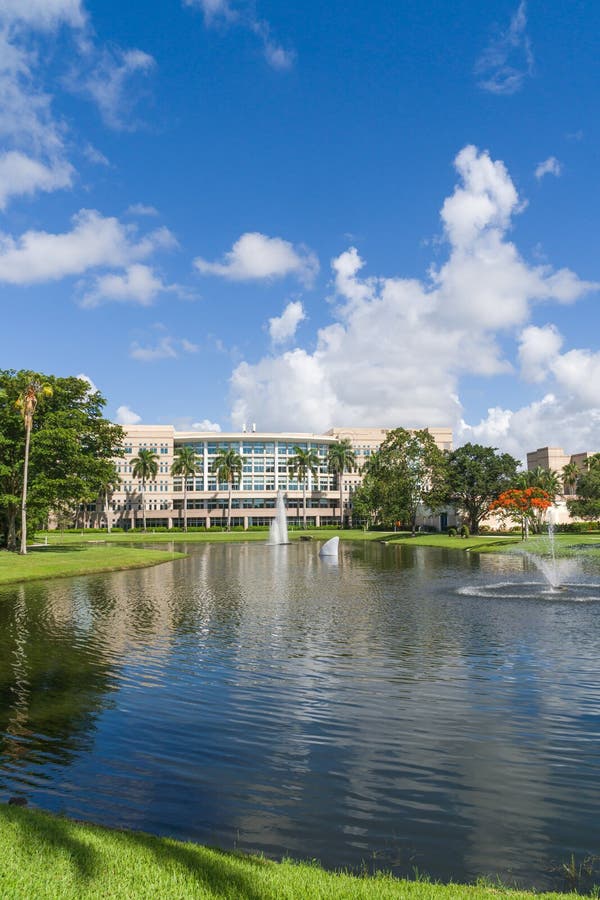 Alvin Sherman Library on the Campus of Nova Southeastern University ...