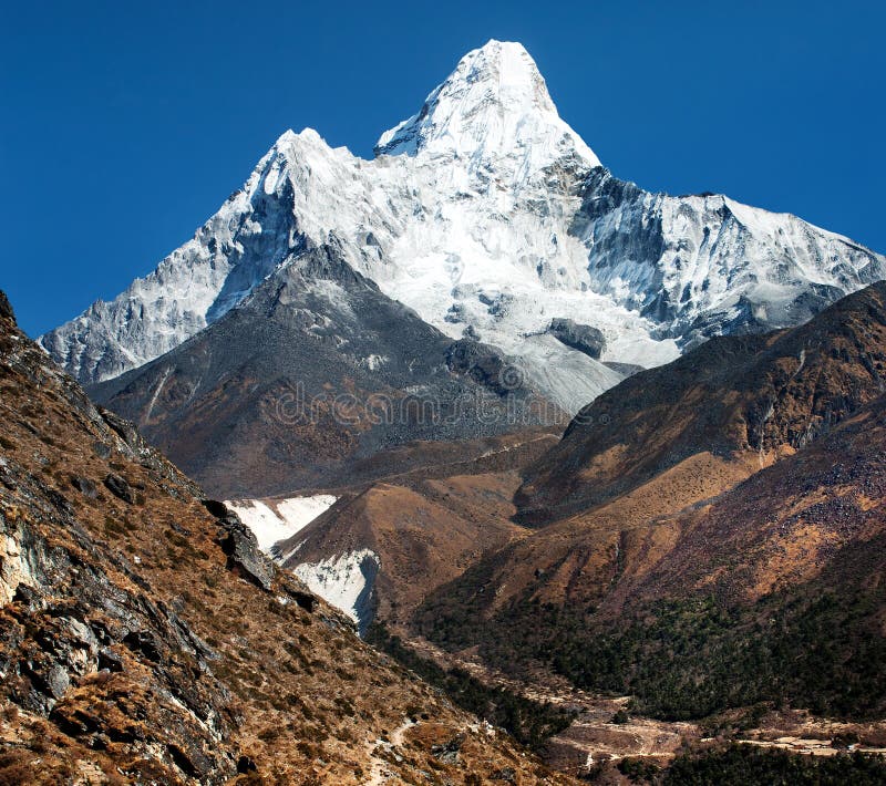 Ama Dablam stock photo. Image of panorama, glacier, mount - 28473074