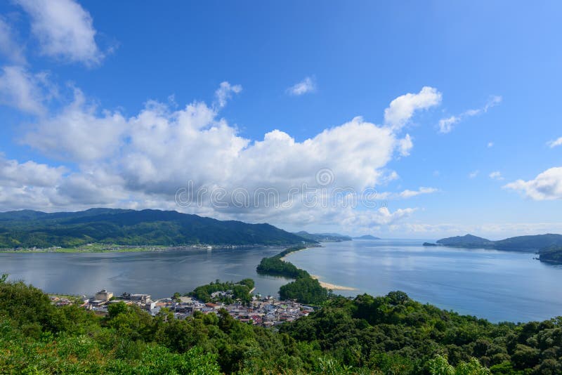 Amanohashidate-Brücke Zum Himmelsstandpunkt Im Winter Stockbild - Bild ...