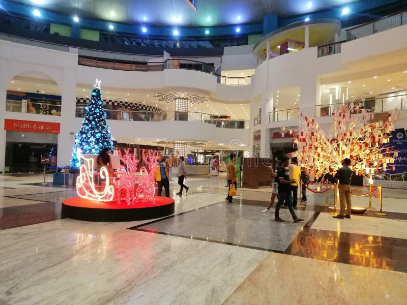 Amanora Mall Pune City India Editorial Stock Image - Image of ...