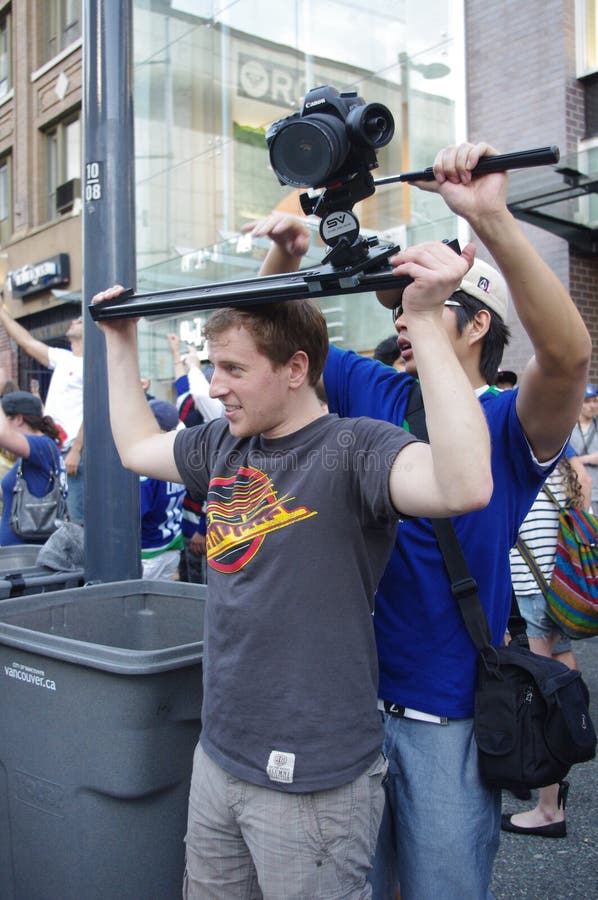 Cameraploeg redactionele foto. Image of één, cinematograaf - 25965226