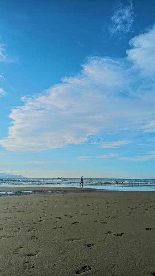 Amatir Potrait of Beach in Sunny Day Stock Photo - Image of wind, coast ...