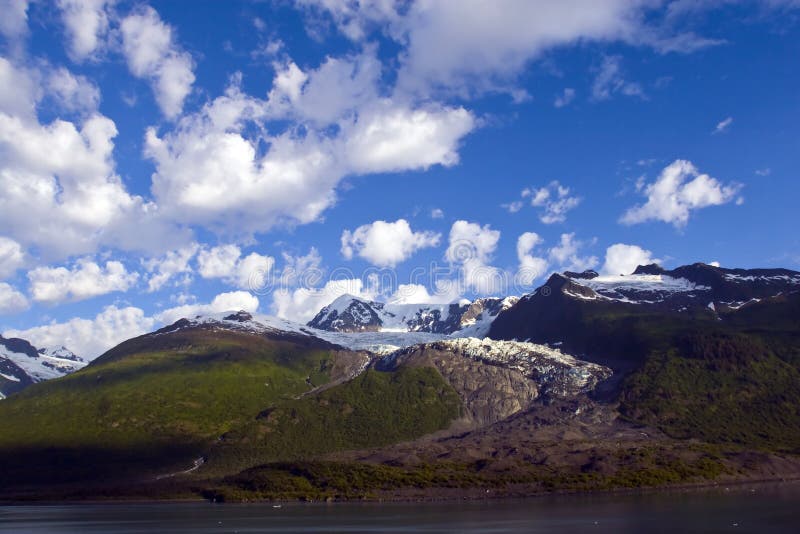 Alaska Mountains stock image. Image of snowcapped, cruise - 536523