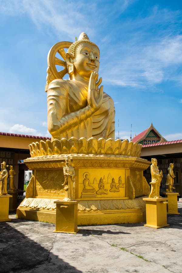 Amazing Golden Buddha Statue Stock Photo - Image of holiday, georgetown ...