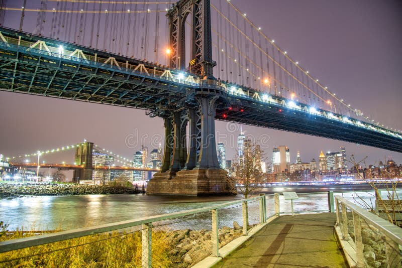 Amazing Night View of Manhattan Bridge with City Skyline Editorial ...