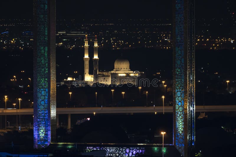 Amazing Panoramic View of the World Largest Gold Frame Made in Dubai ...