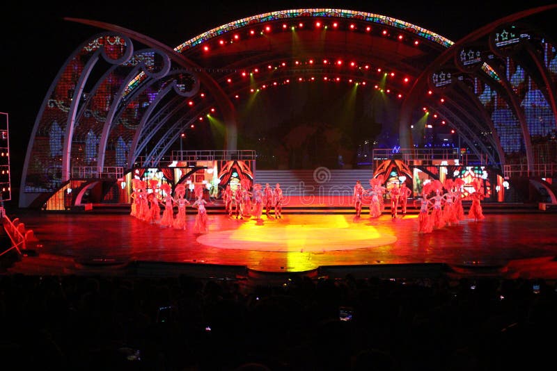 A Amazing Performance at Night Editorial Image - Image of place, night ...