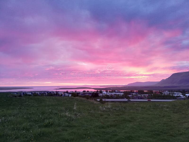 Amazing pink sunset stock image. Image of sunset, grass - 170752669