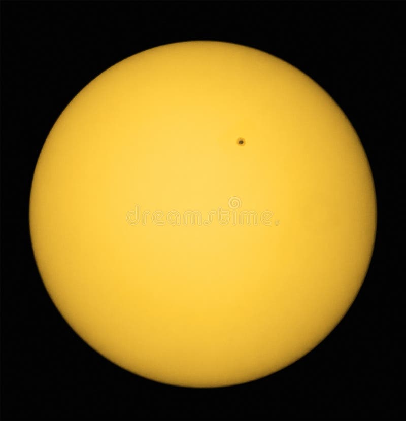 Amazing Shot of the Sun Photographed through a Solar Filter with the ...