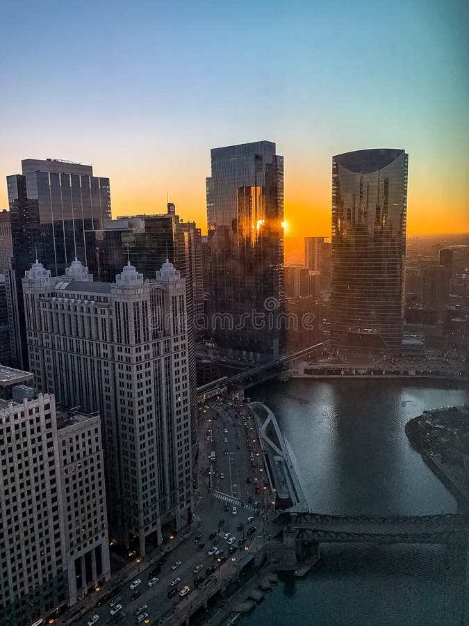 Amazing Sunset Over Chicago Loop and River during January Evening Stock ...