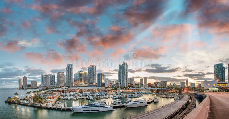 Amazing Sunset Over Downtown Miami. Panoramic View from Port Boulevard ...