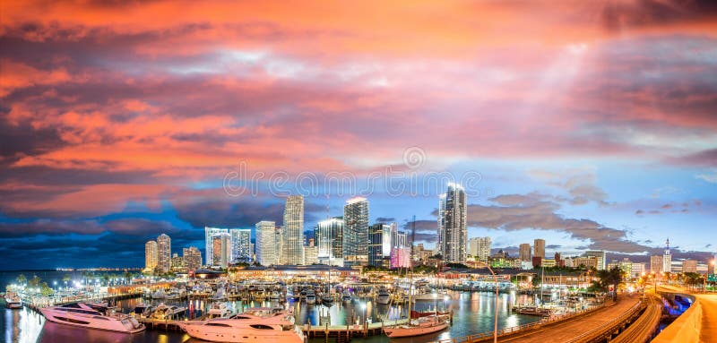 Amazing Sunset Over Downtown Miami. Panoramic View from Port Boulevard ...