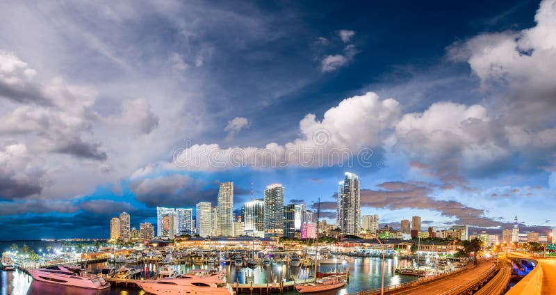 Amazing Sunset Over Downtown Miami. Panoramic View from Port Boulevard ...