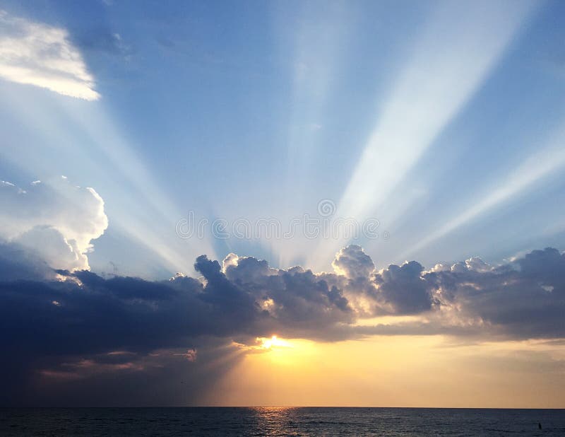 Amazing Sunset Over the Wide Blue Sea Stock Photo - Image of horizon ...