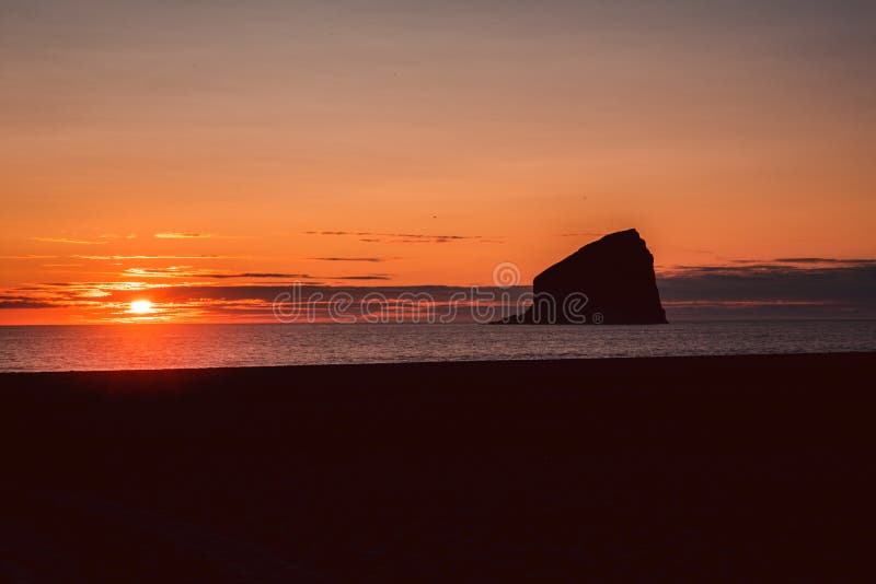 Amazing Sunset in Pacific City, Oregon Coast. Sun Going Down Behind ...