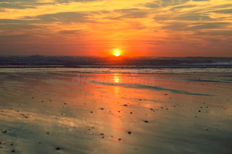 Amazing Tropical Beach Sunset, Stock Photo - Image of honeymoon, dawn ...