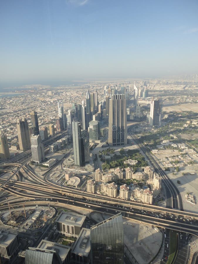 Amazing view of Dubai editorial photography. Image of horizon - 216618457