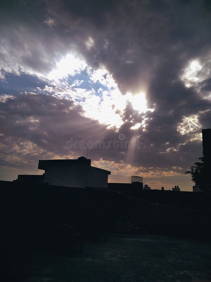 Amazing View of Rays of Sun Editorial Photo - Image of amazing, rays ...