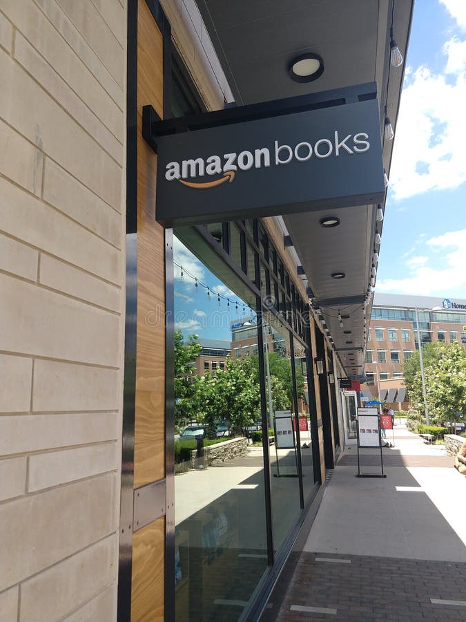 Amazon book store editorial stock photo. Image of book - 120068063