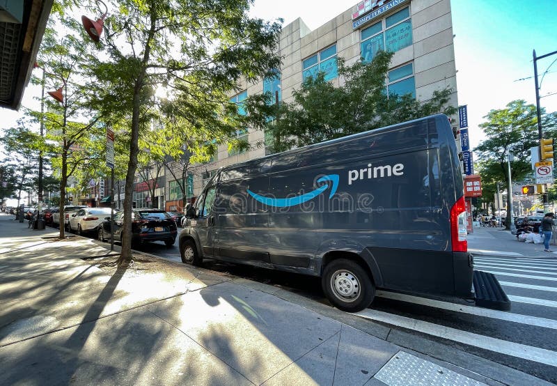 Amazon Prime delivery editorial photo. Image of logo - 253587791
