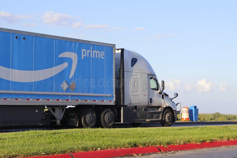 AMAZON PRIME Delivery Semi with Blue Sky Editorial Stock Photo - Image ...