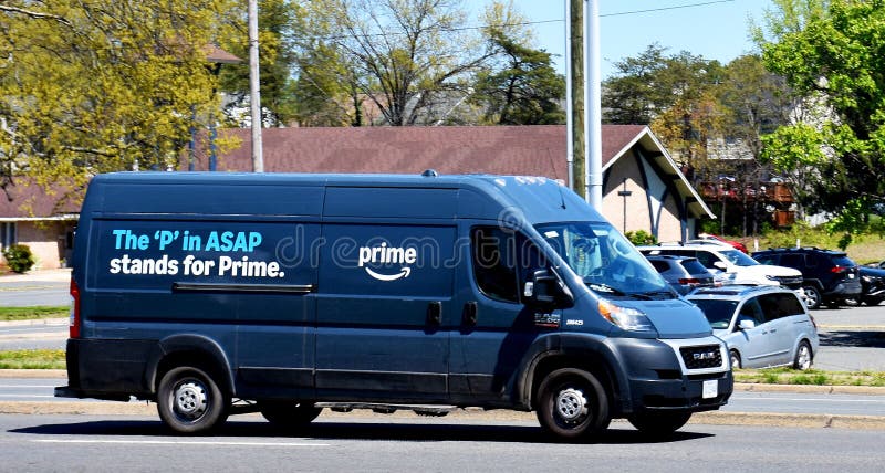 Amazon Prime Delivery Van editorial photo. Image of signage - 382002626