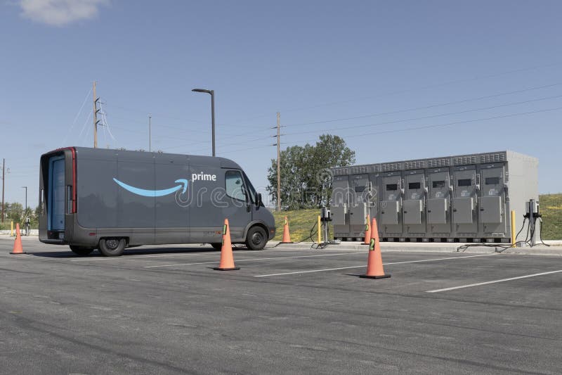 Amazon Prime EV Electric Delivery Vans from Rivian. with a Net-zero ...