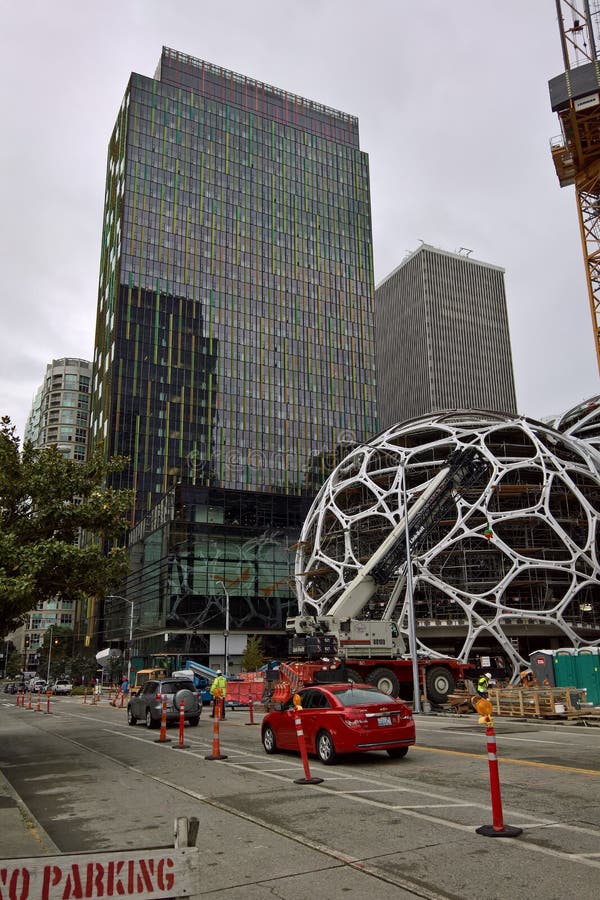 Amazon Seattle Headquarters - Spheres Under Construction Editorial ...