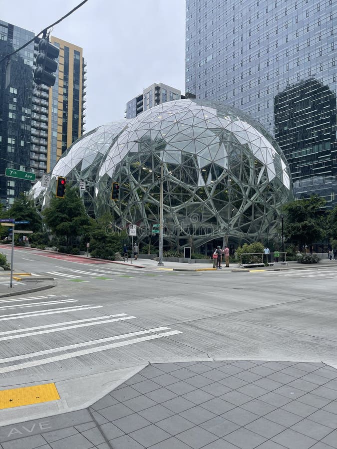 Amazon Spheres in Downtown Seattle Editorial Photography - Image of ...