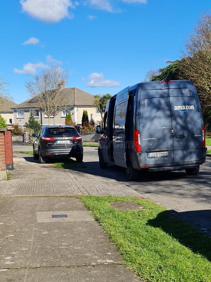 Amazon Van Delivering Parcels Editorial Stock Image - Image of ...
