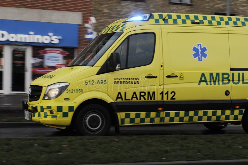 AMBULANCIA DE LA ALARMA imagen de archivo editorial. Imagen de finanzas ...