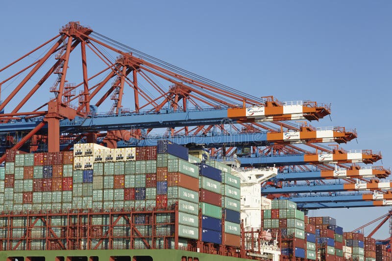 Amburgo - Nave Portacontainer Al Terminale Immagine Stock Editoriale ...