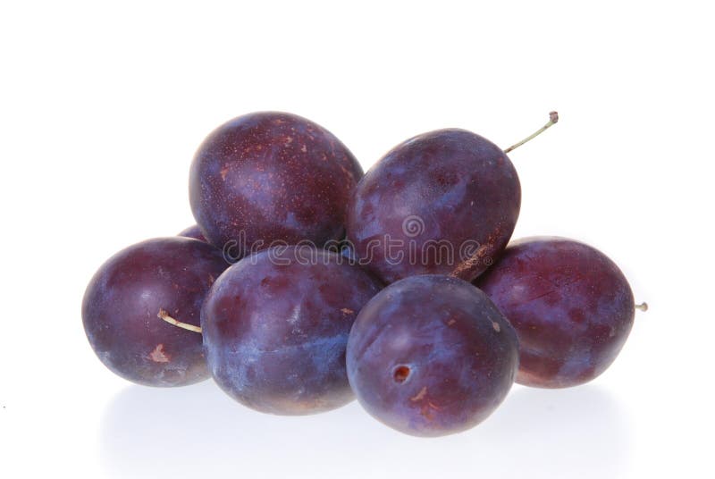 Ameixas frescas imagem de stock. Imagem de alimento, roxo - 11358579
