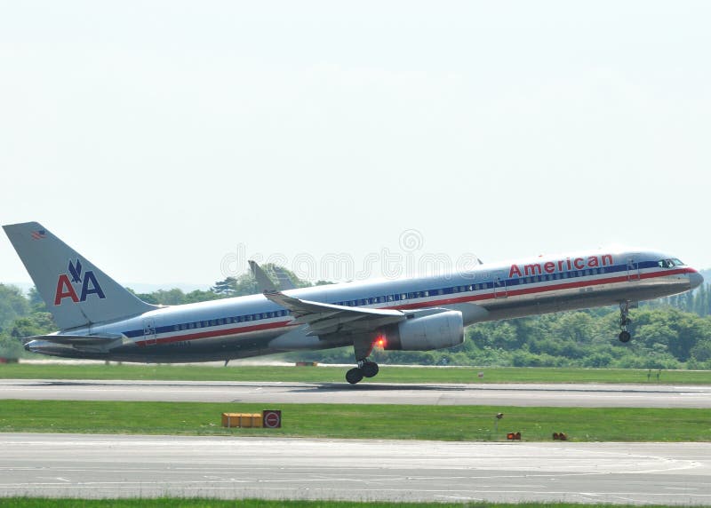 108 Boeing 757 Passenger Jet Taking Off Stock Photos - Free & Royalty ...