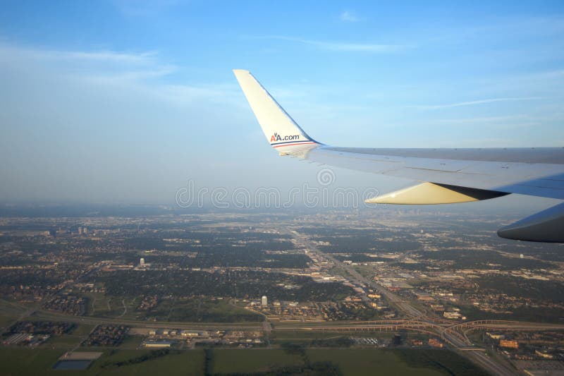 American Airlines Plane Over Dallas Editorial Stock Image - Image of ...