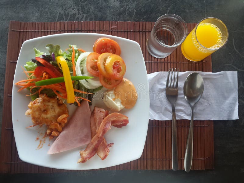 American Breakfast with Drinks Stock Image - Image of breakfast, becon ...