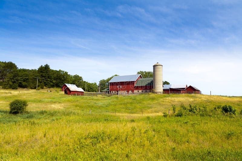 American Red Farm stock image. Image of barn, field, buildings - 31612741