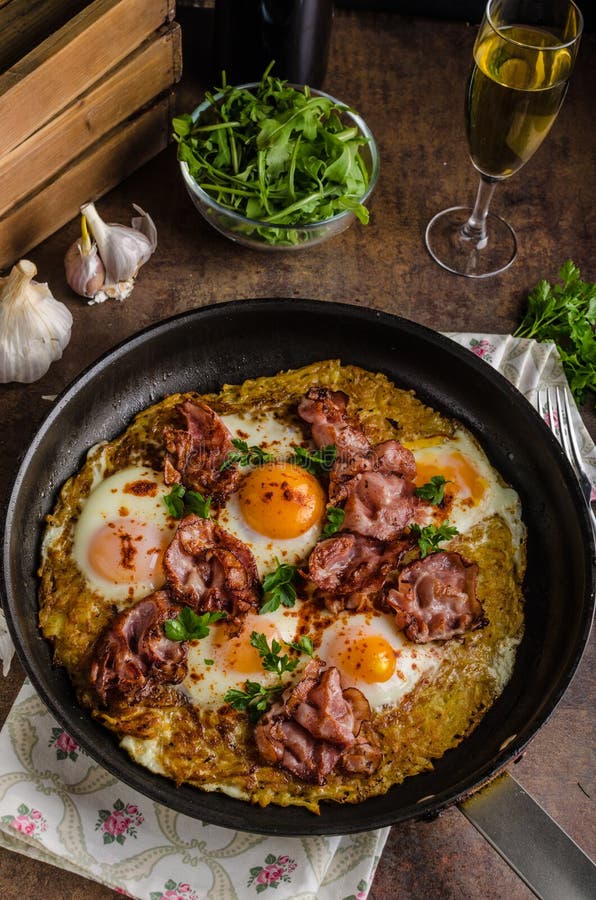 American Hash Browns Potato Stock Photo - Image of microgreens, eggs ...