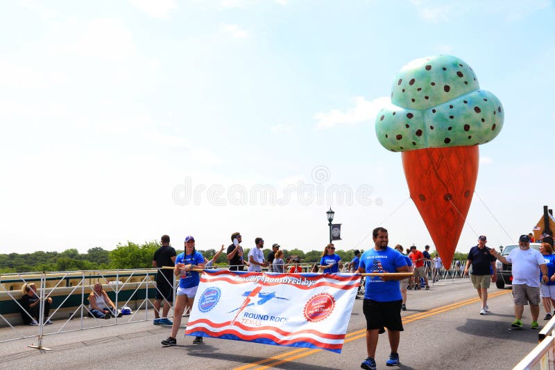 American Independence Day Parade Editorial Photo - Image of parade ...