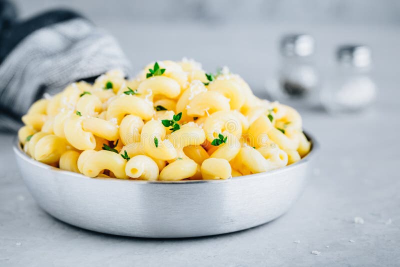 American Mac and Cheese, Macaroni and Cheese Pasta in Pan Stock Photo ...