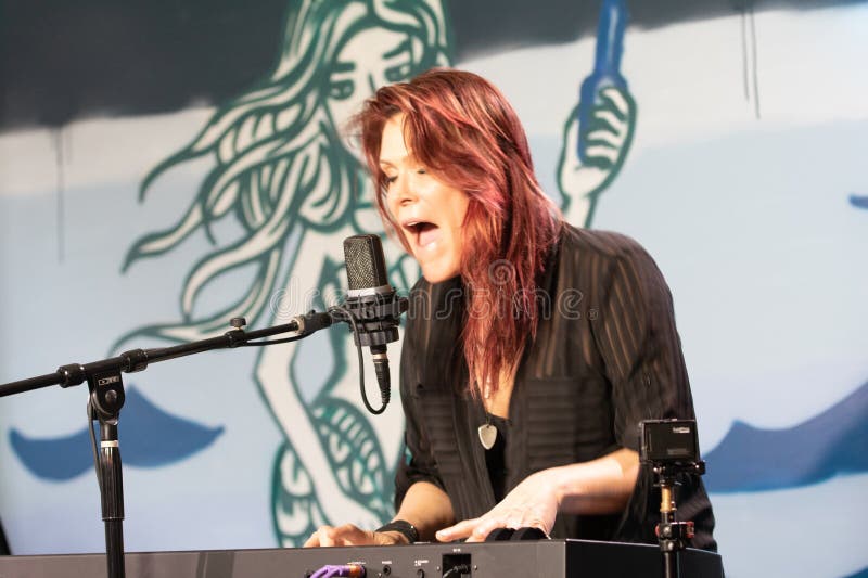 Beth Hart Films a Session in Brooklyn Editorial Image - Image of ...