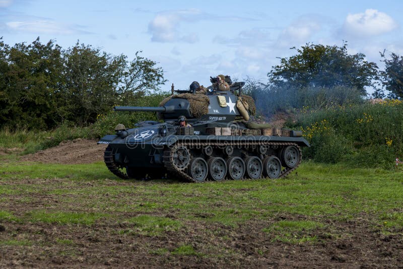 Amerikaanse Lichte Chaffee Tank En Bemanning Redactionele Fotografie ...
