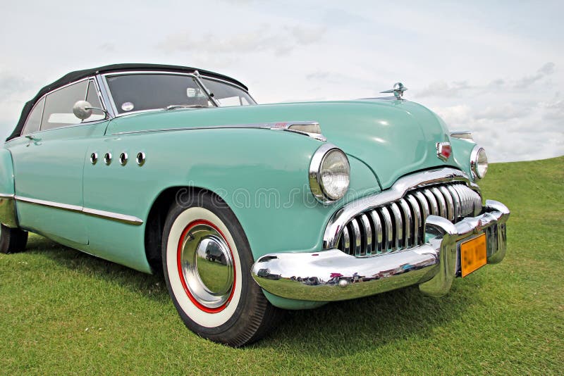 Altes Rotes Chevrolet Auf Ausstellung Von Weinleseautos Redaktionelles ...