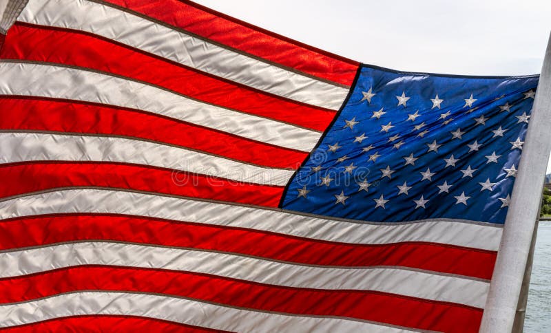 Amerikanska flaggan fotografering för bildbyråer. Bild av patriotiskt ...