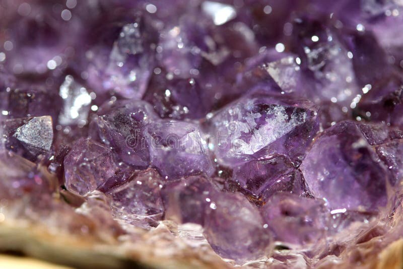 Amethyst Block stockbild. Bild von heilend, masse, felsen - 3074831