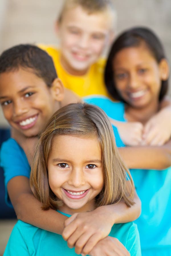 Amigos da escola primária foto de stock. Imagem de preliminar - 32553776