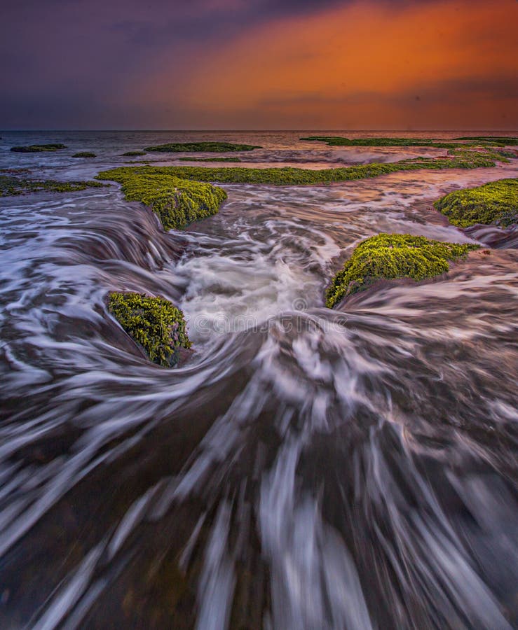Ammazing Flow Wave at Ocean Beach Stock Image - Image of flow, wave ...