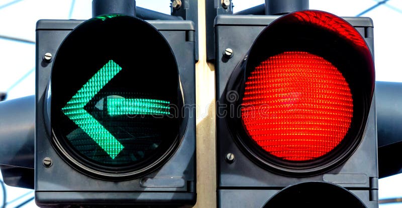 Ampel Mit Kamera Des Roten Lichtes Stockfoto - Bild von überwachung ...