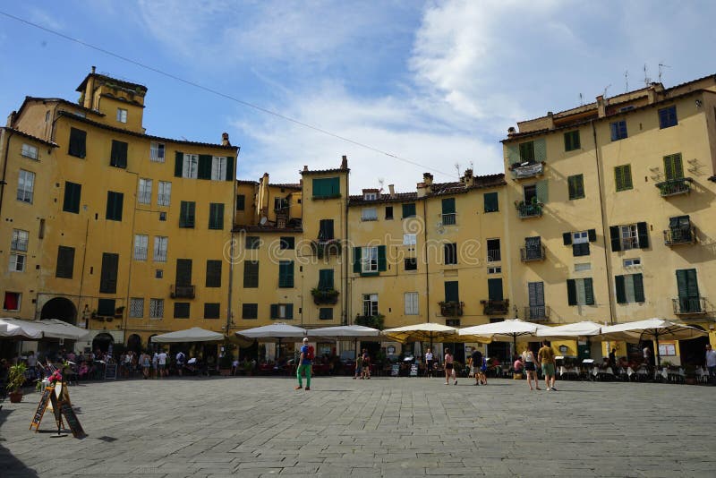 Amphitheater Square, Pisa editorial image. Image of tuscan - 98039895