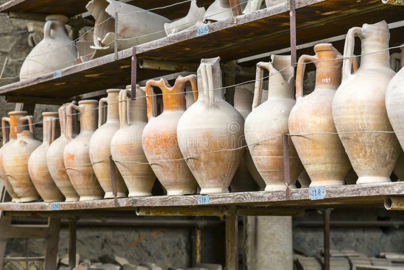 Amphore in Pompeii stock photo. Image of pompeii, ancient - 60064142